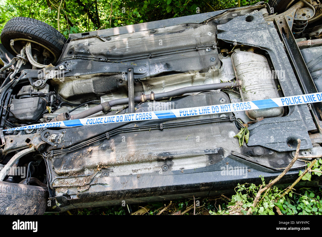 Upturned car -Fotos und -Bildmaterial in hoher Auflösung – Alamy