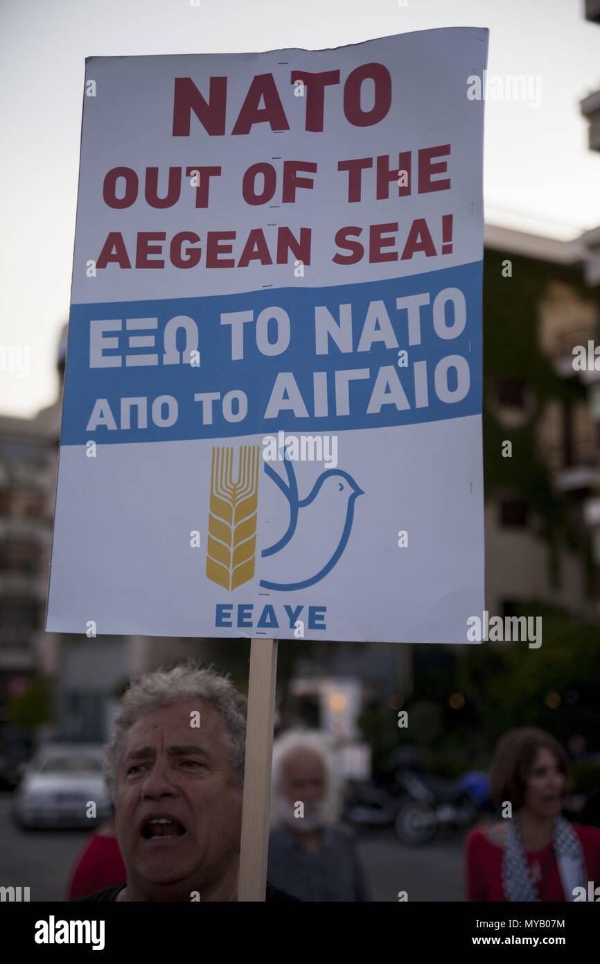 Nato raus aus griechenland -Fotos und -Bildmaterial in hoher Auflösung ...