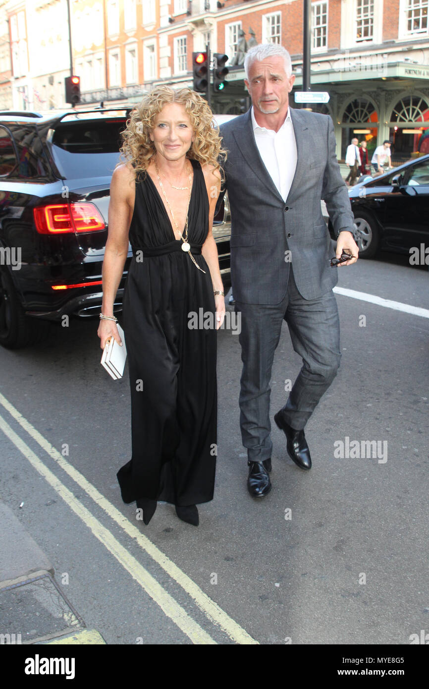 Kelly hoppen and john gardiner -Fotos und -Bildmaterial in hoher ...