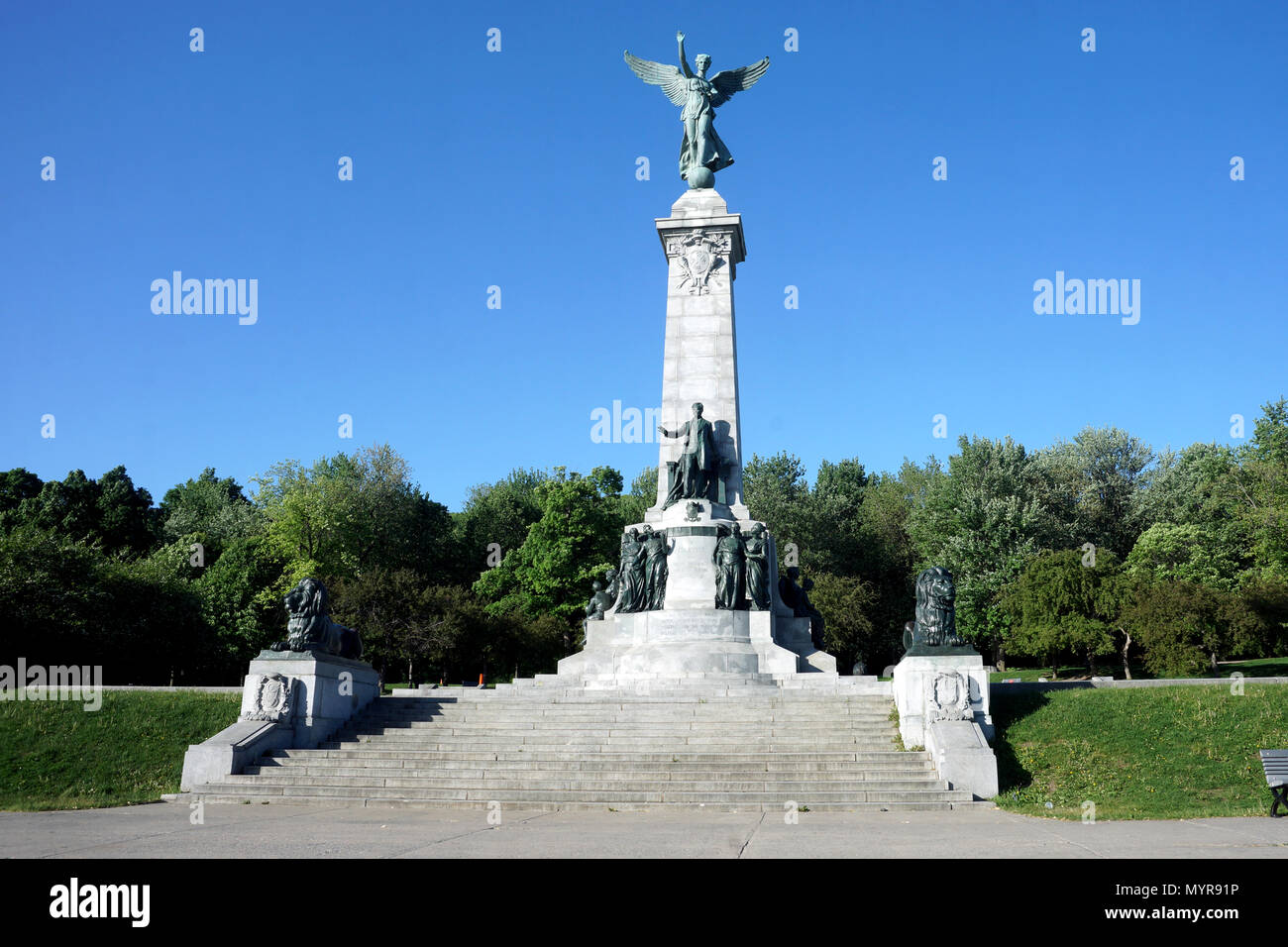 Monumento A Sir Etienne Cartier Fotos Und Bildmaterial In Hoher