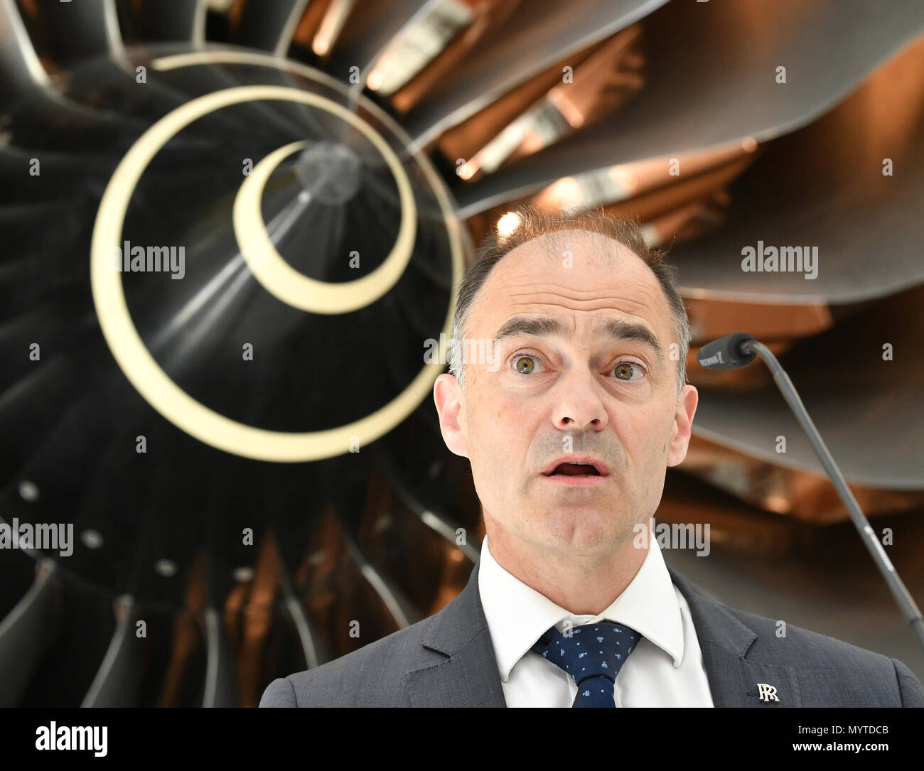 08. Juni 2018, Deutschland, Dahlewitz: Warren East, CEO von Rolls-Royce ...