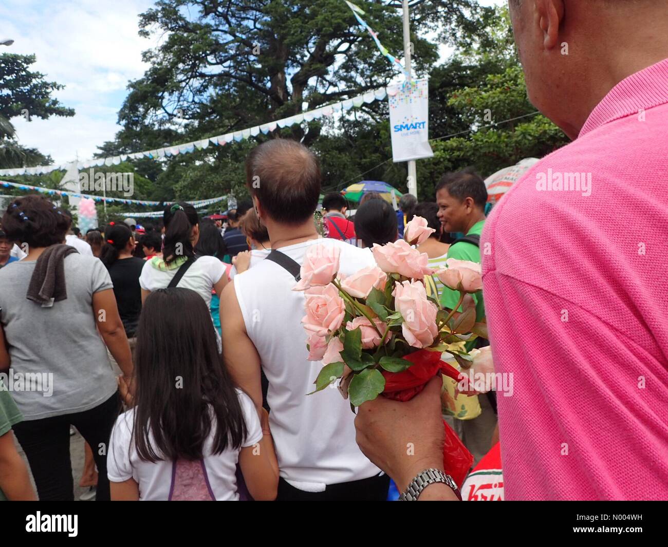 Rund 2 Millionen Filipinos Leben in Metro Manila strömten nach Manila ...