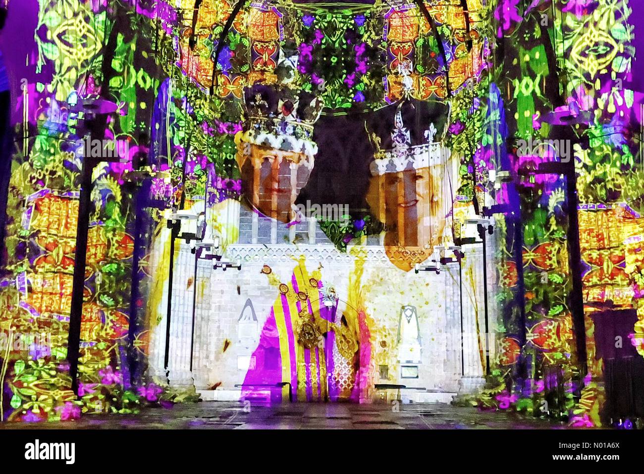 Exeter Cathedral, Devon, Großbritannien. Januar 2024. Luxmuralis: Crown ...