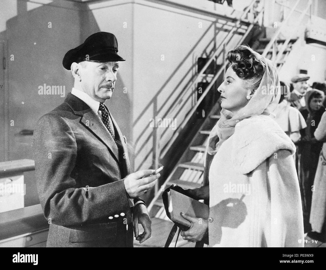 Titanic 1953 Clifton Webb Stockfotos und -bilder Kaufen - Alamy