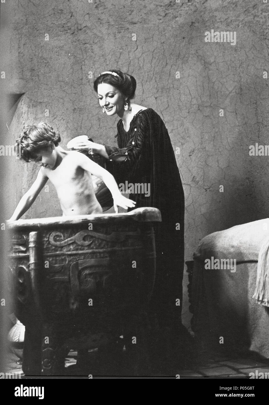 Maria callas medea 1969 -Fotos und -Bildmaterial in hoher Auflösung – Alamy