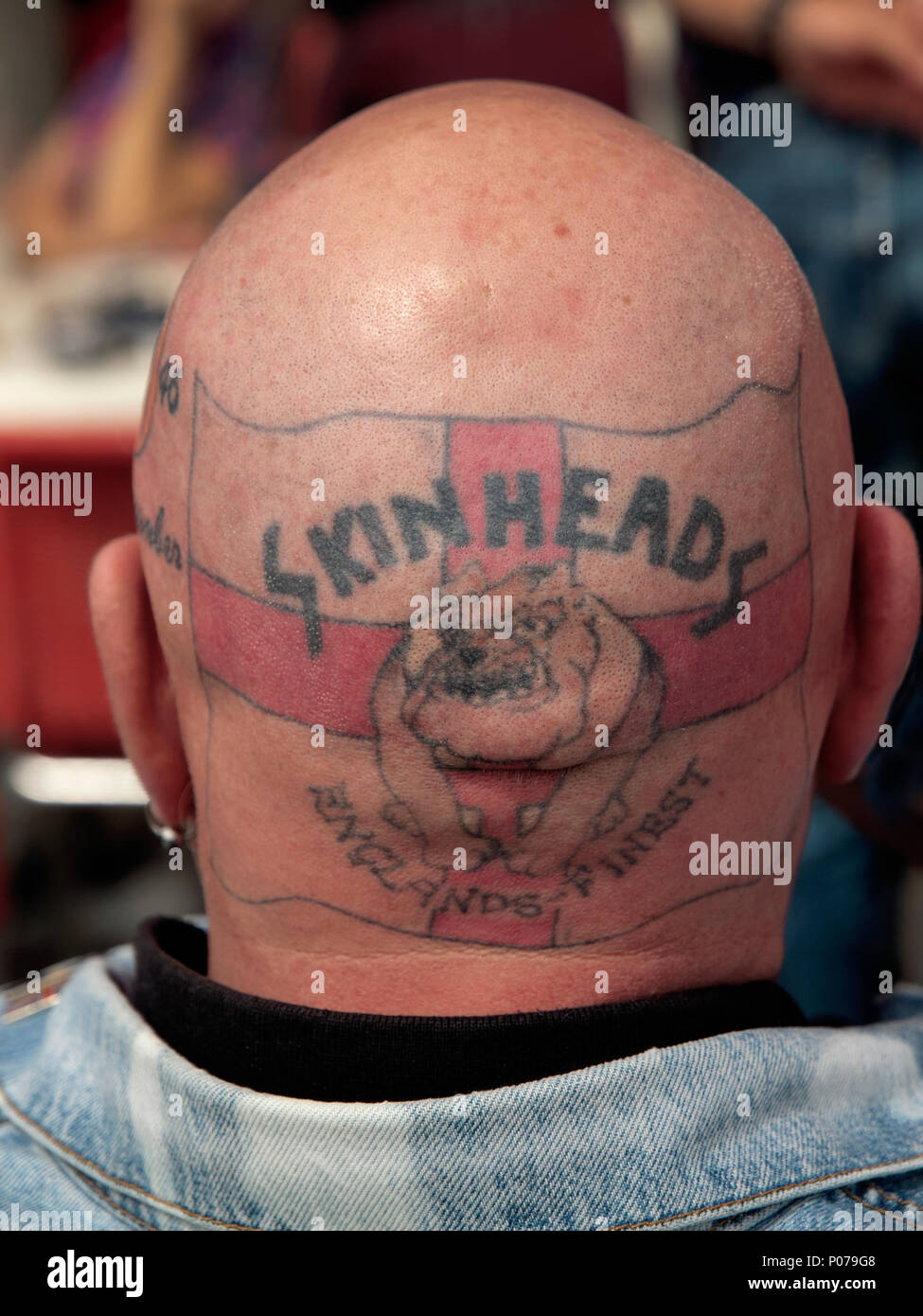 Skinhead tattoo -Fotos und -Bildmaterial in hoher Auflösung – Alamy
