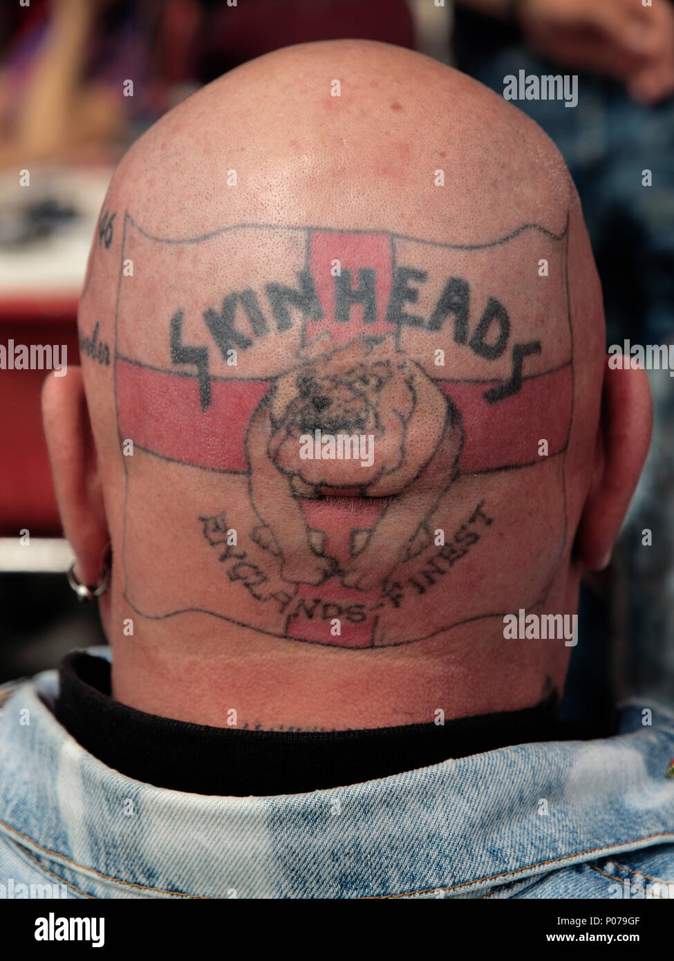 Skinhead tattoo -Fotos und -Bildmaterial in hoher Auflösung – Alamy