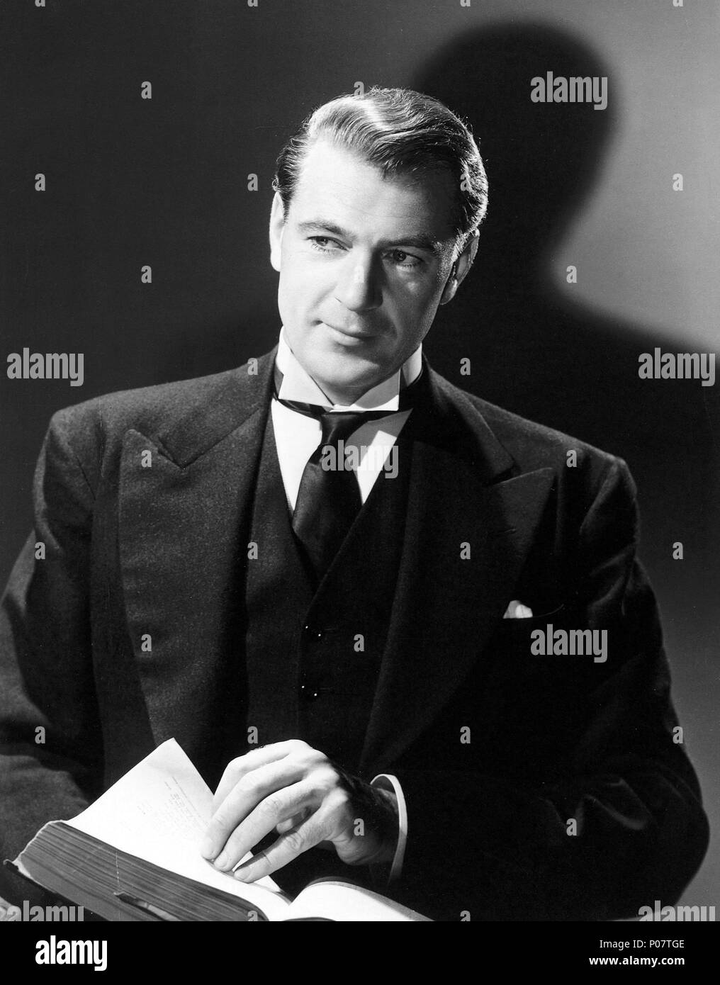 Feuerball 1941 gary cooper -Fotos und -Bildmaterial in hoher Auflösung ...