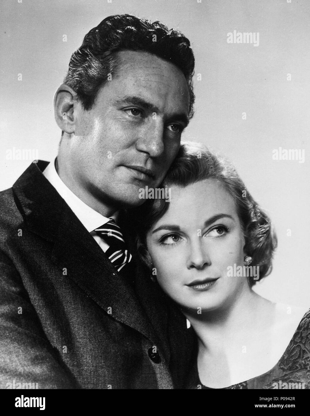 Regie robert hamer -Fotos und -Bildmaterial in hoher Auflösung – Alamy