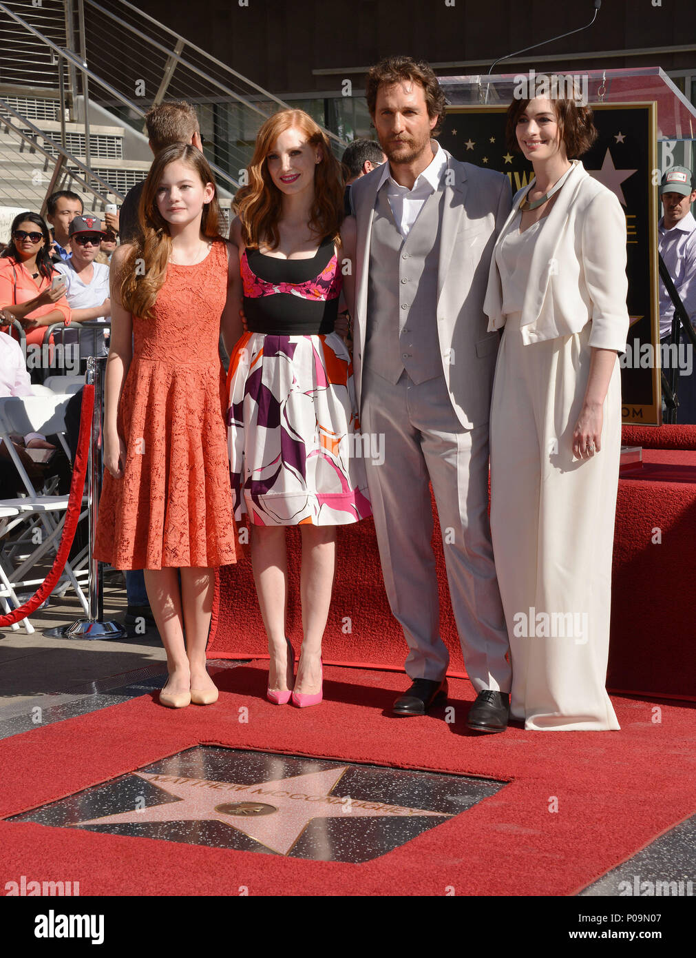 Mackenzie foy and jessica chastain -Fotos und -Bildmaterial in hoher ...