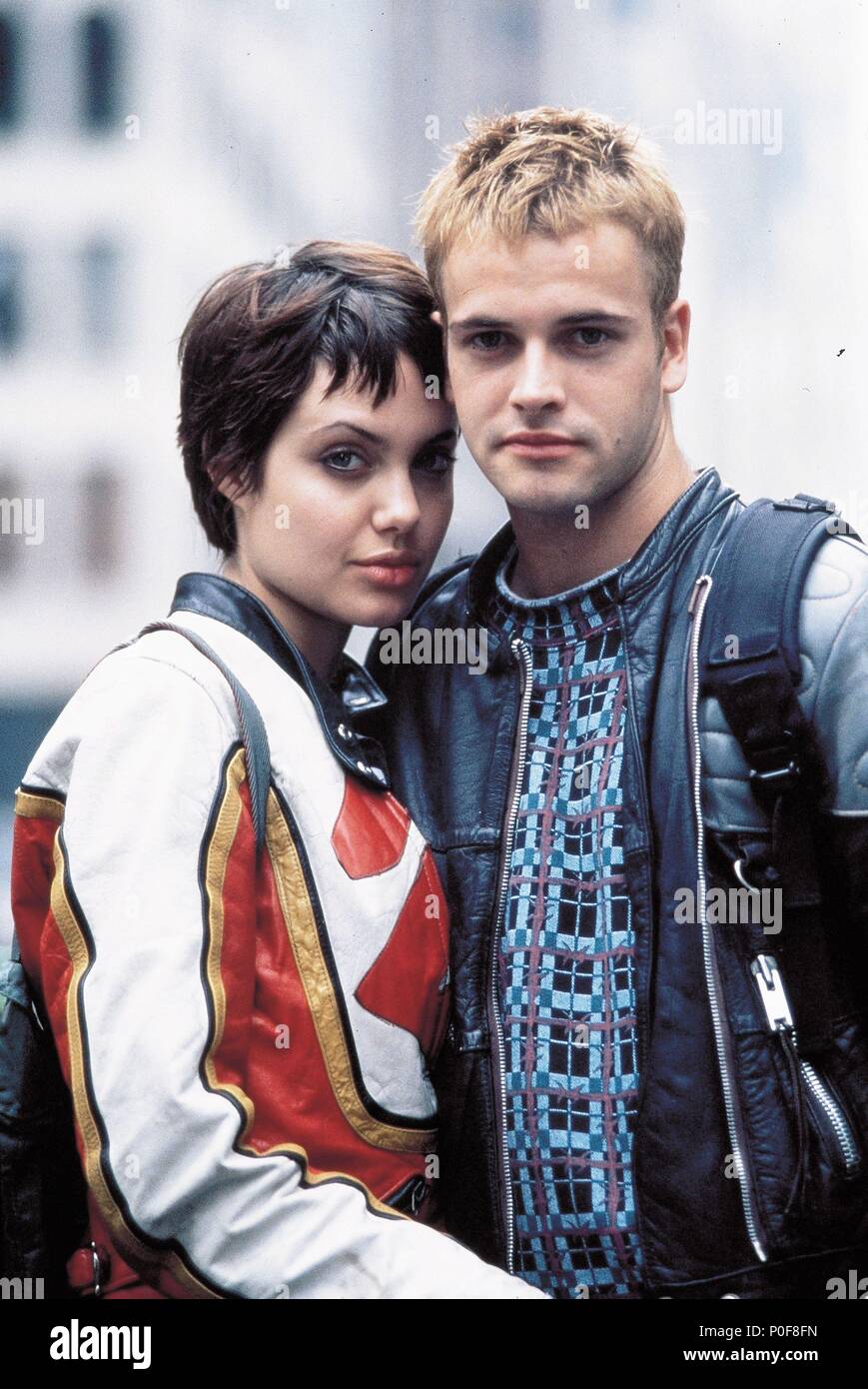 Angelina jolie jonny lee miller -Fotos und -Bildmaterial in hoher ...