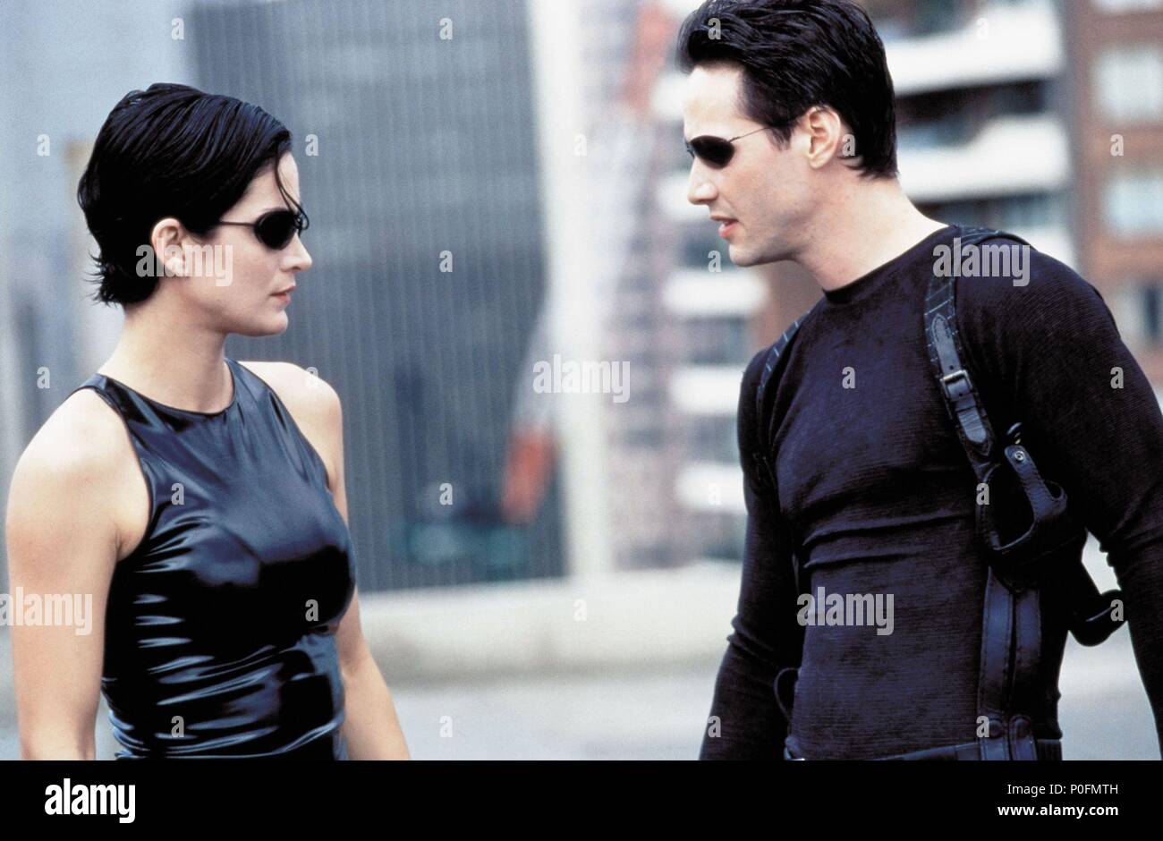 The matrix 1999 carrie anne moss -Fotos und -Bildmaterial in hoher ...
