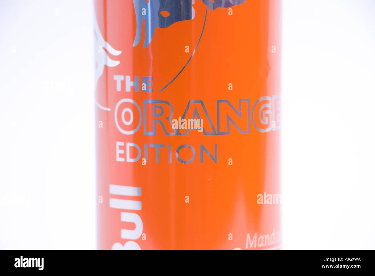Red Bull limited edition orange mandarin Geschmack Stockfotografie - Alamy