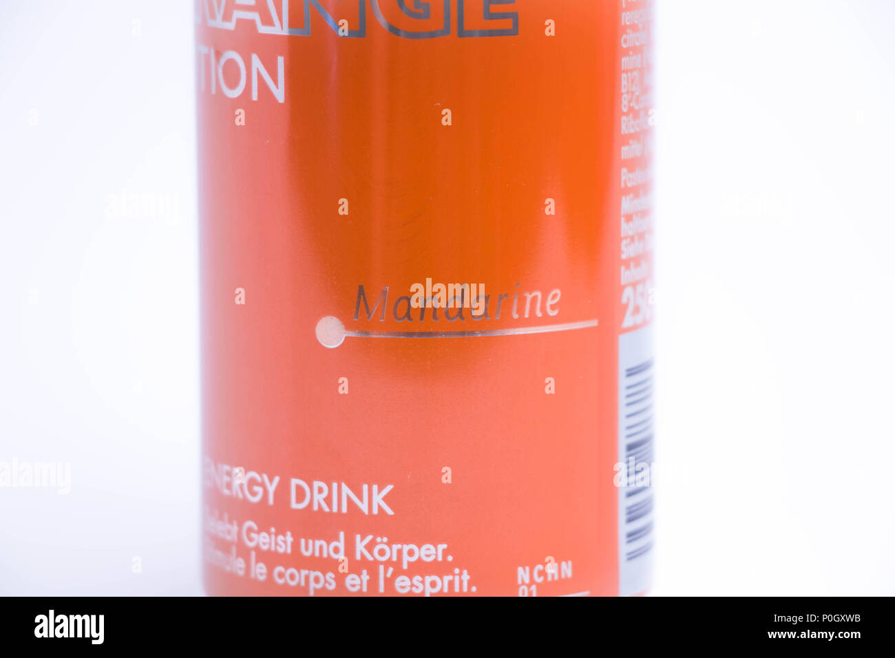 Flasche Dose Red Bull Energy Drink Stockfotos und -bilder Kaufen - Alamy