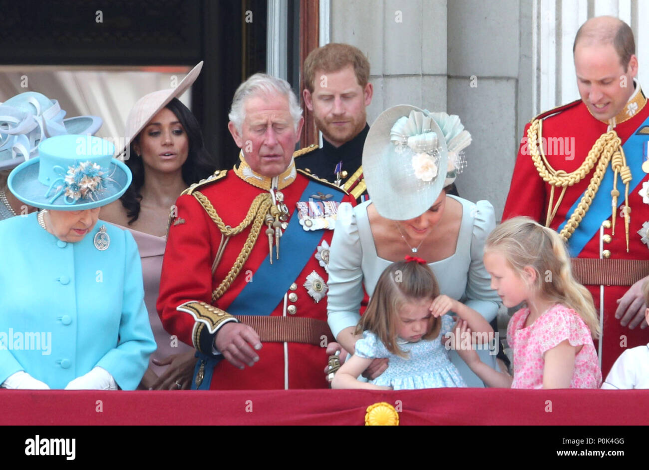 Savannah phillips auf dem balkon buckingham palace -Fotos und ...