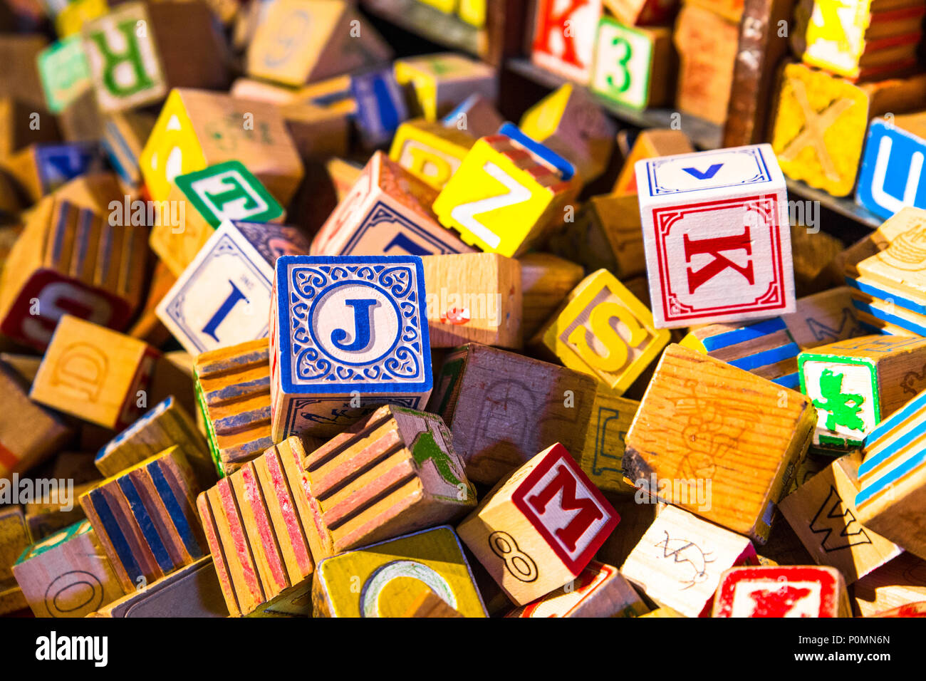 Kinder Alphabet Block Stockfotos und -bilder Kaufen - Alamy