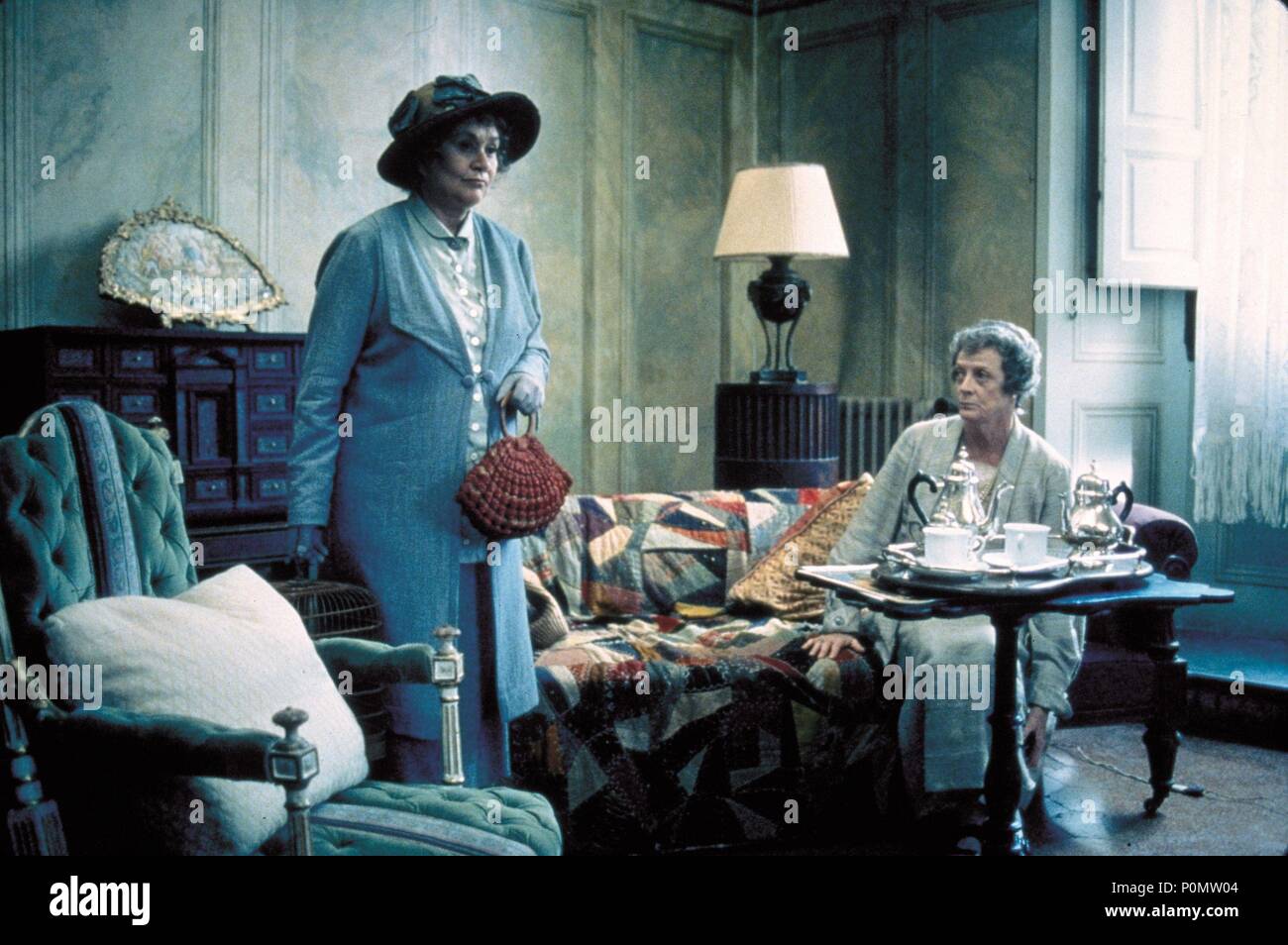 Tee mit mussolini 1999 maggie smith -Fotos und -Bildmaterial in hoher ...