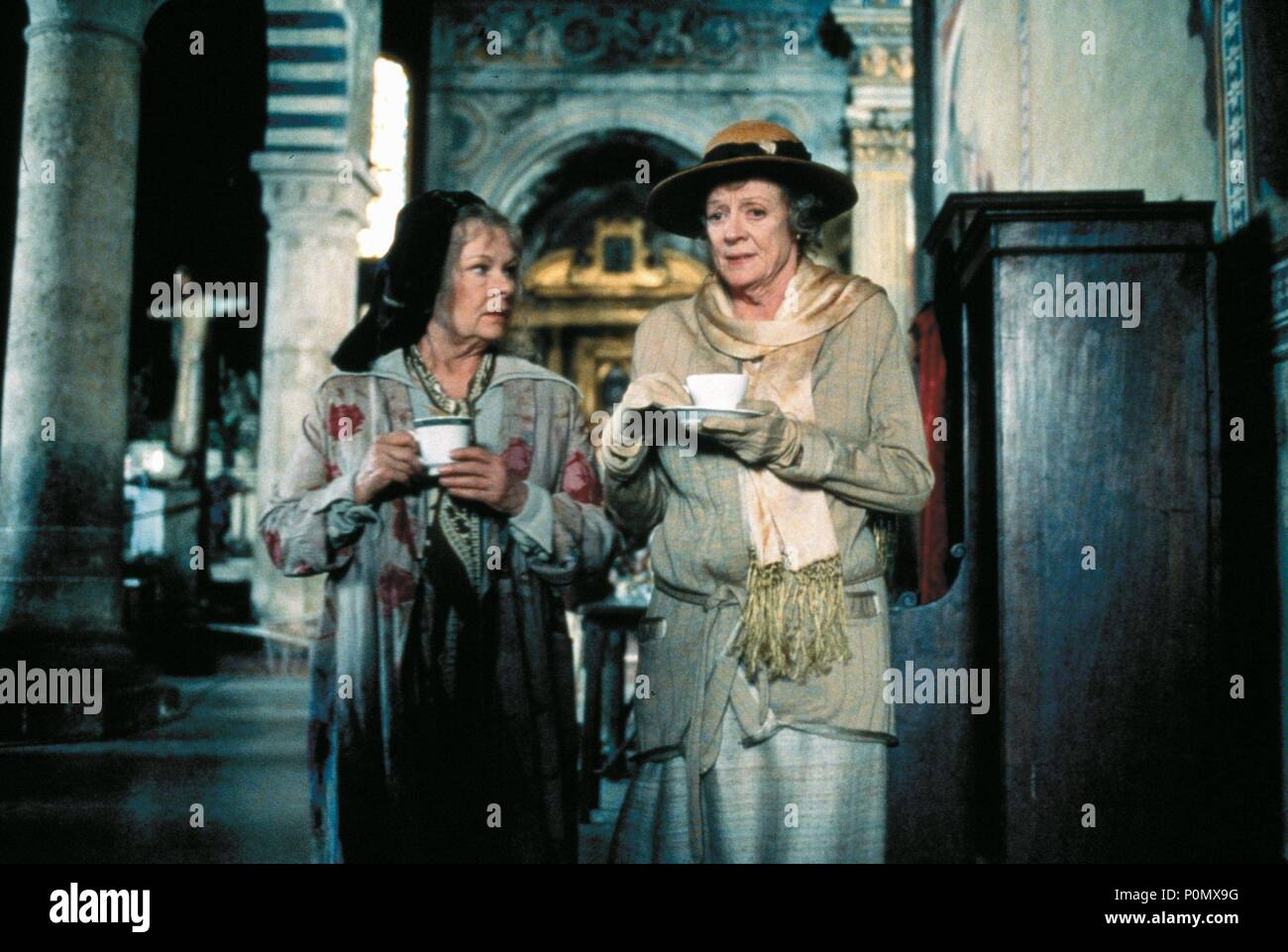 Tee mit mussolini 1999 maggie smith -Fotos und -Bildmaterial in hoher ...
