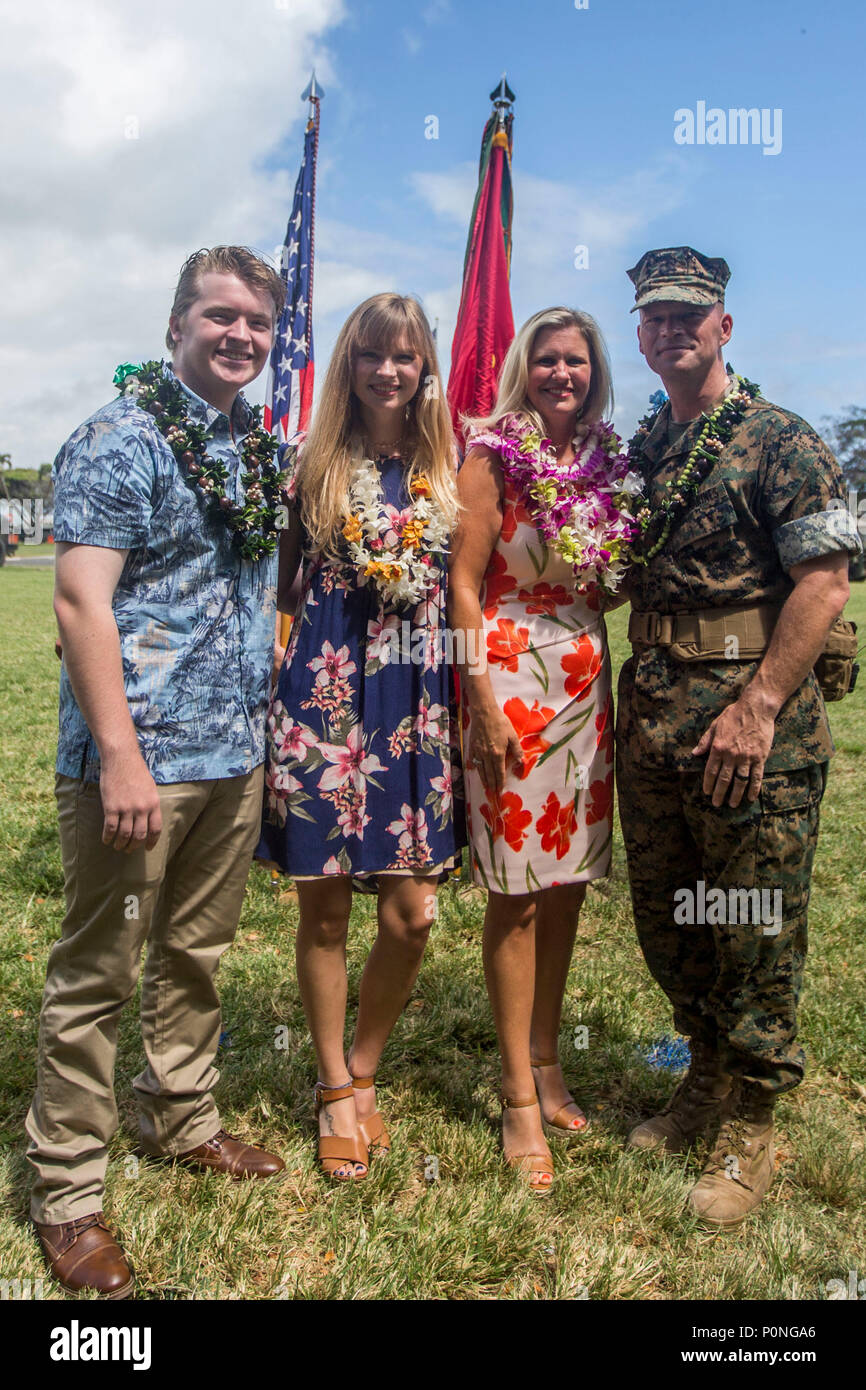 Us Marine Corps Oberstleutnant Paul Goguen und seine Familie für ein ...