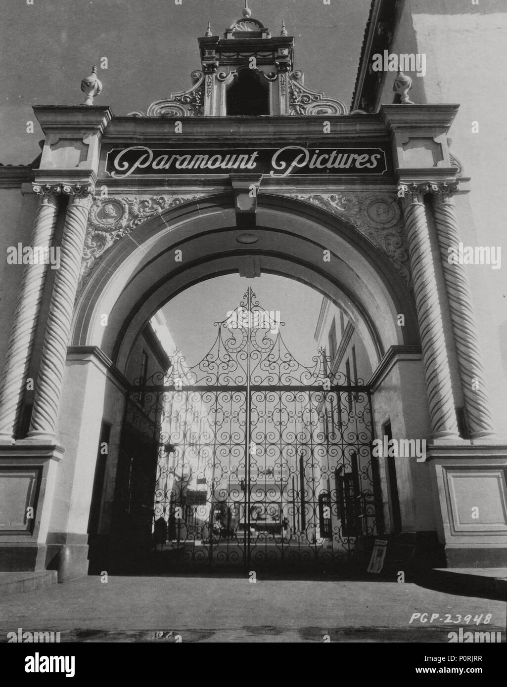 Paramount pictures gate -Fotos und -Bildmaterial in hoher Auflösung – Alamy