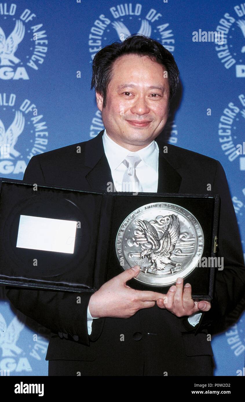 Ang lee crouching tiger hidden -Fotos und -Bildmaterial in hoher ...