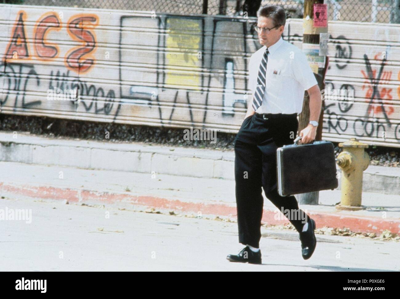 Falling down, michael douglas -Fotos und -Bildmaterial in hoher ...