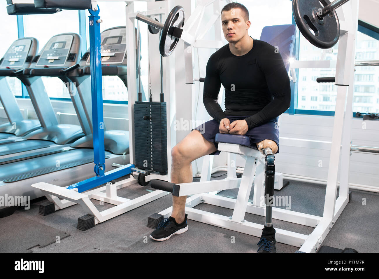 Behinderung mann -Fotos und -Bildmaterial in hoher Auflösung – Alamy