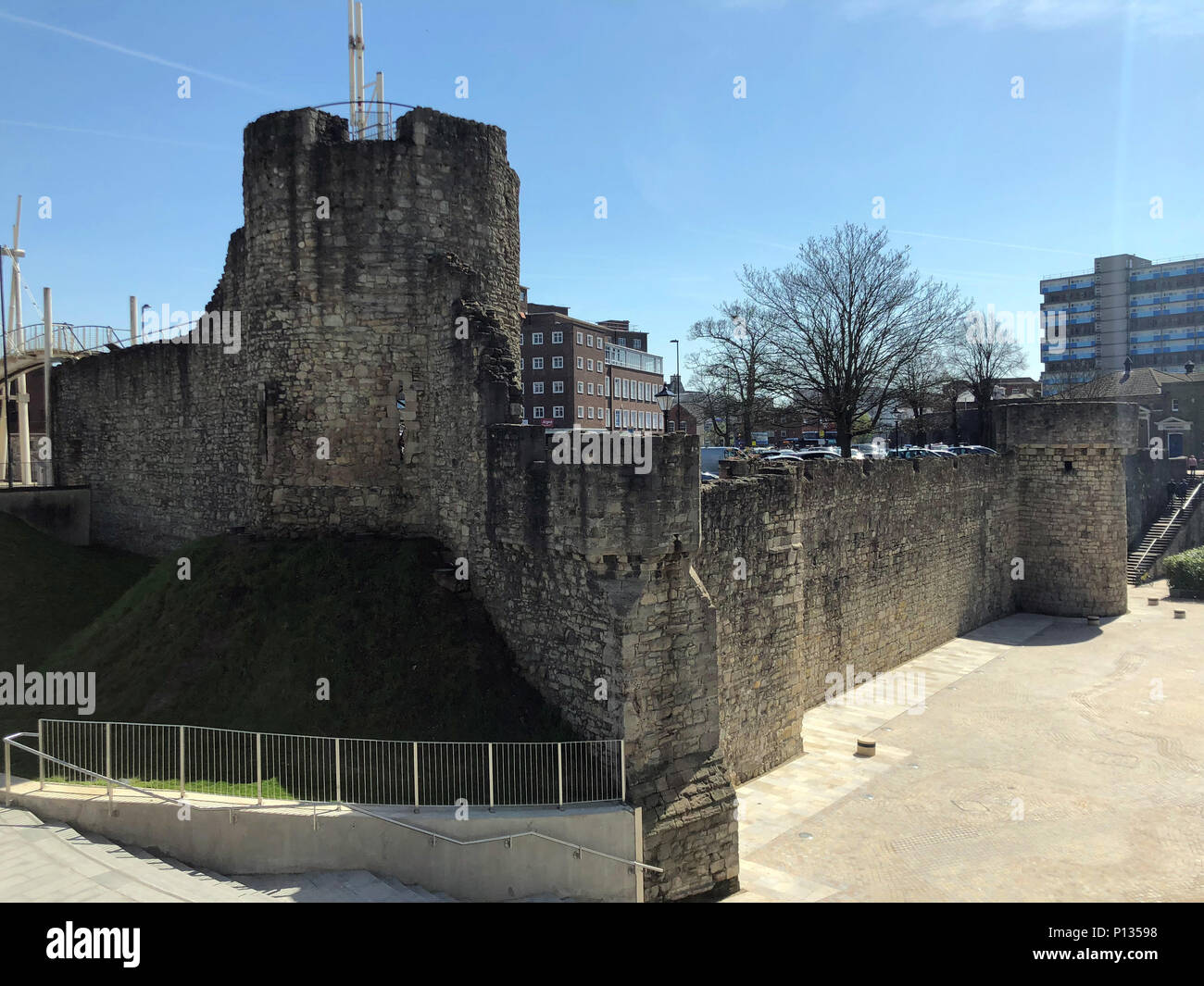 Stadtmauern alt -Fotos und -Bildmaterial in hoher Auflösung – Alamy