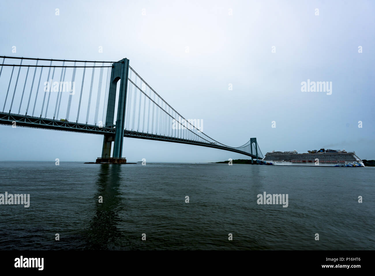 Ridge narrows bridge -Fotos und -Bildmaterial in hoher Auflösung – Alamy