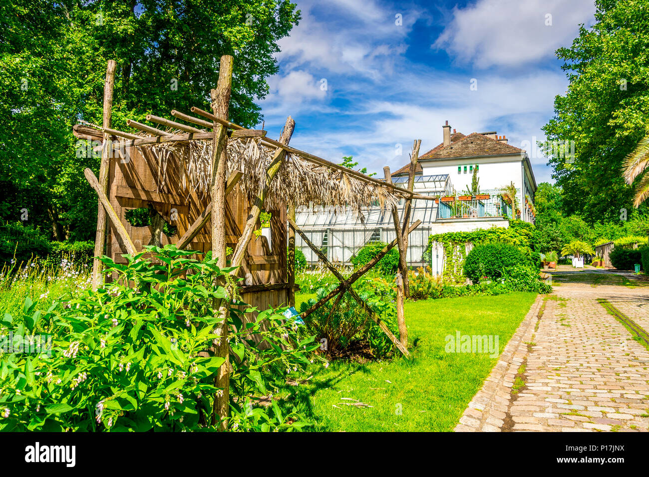 Der Parc de Bercy ist ein großer und abwechslungsreicher Park in Paris ...
