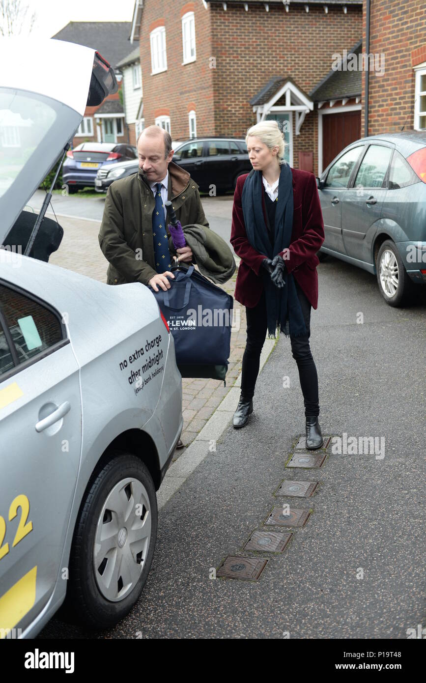 UKIP Führer Henry Bolton und Jo Marney lassen Jo's Familie zu Hause ...