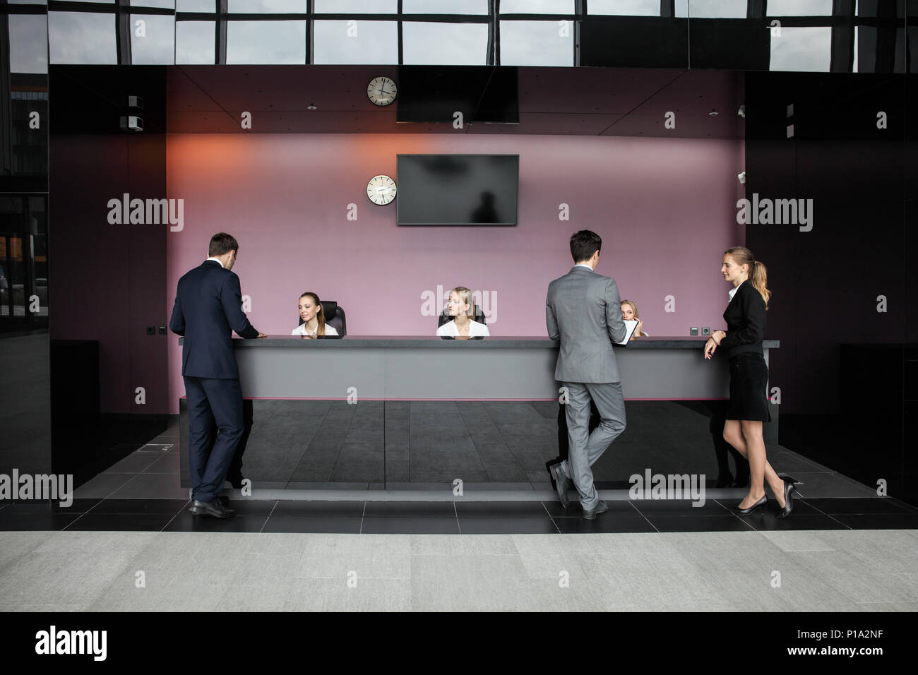 Modern Hotel Reception Stockfotos und -bilder Kaufen - Alamy