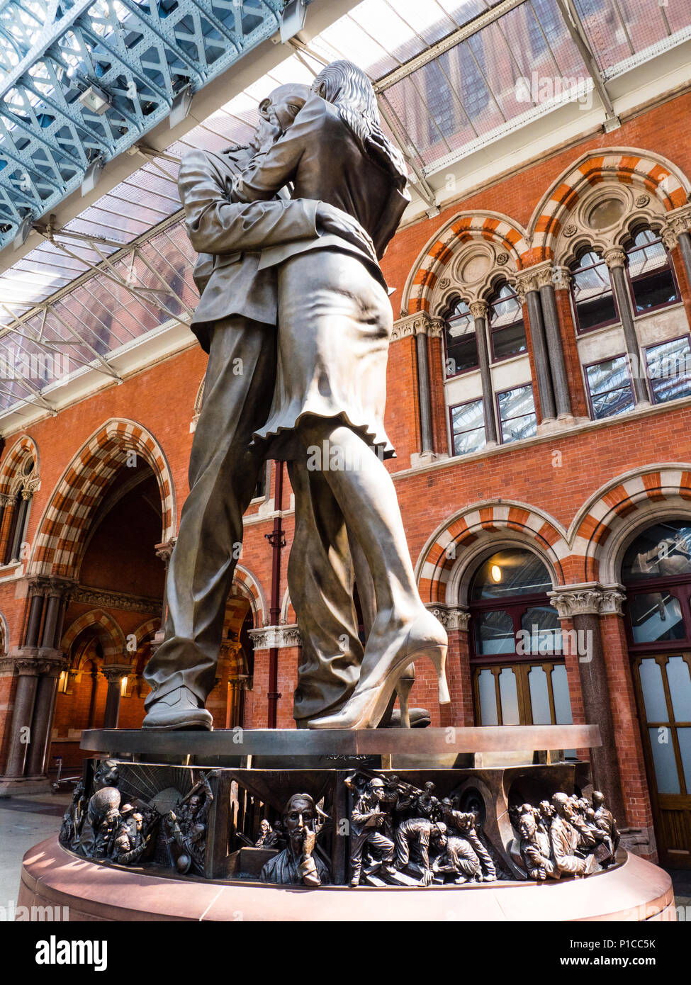 St pancras international railway -Fotos und -Bildmaterial in hoher ...