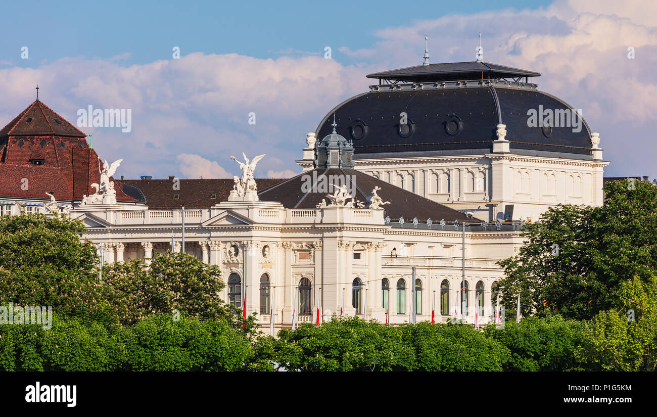 The zurich opera house -Fotos und -Bildmaterial in hoher Auflösung – Alamy