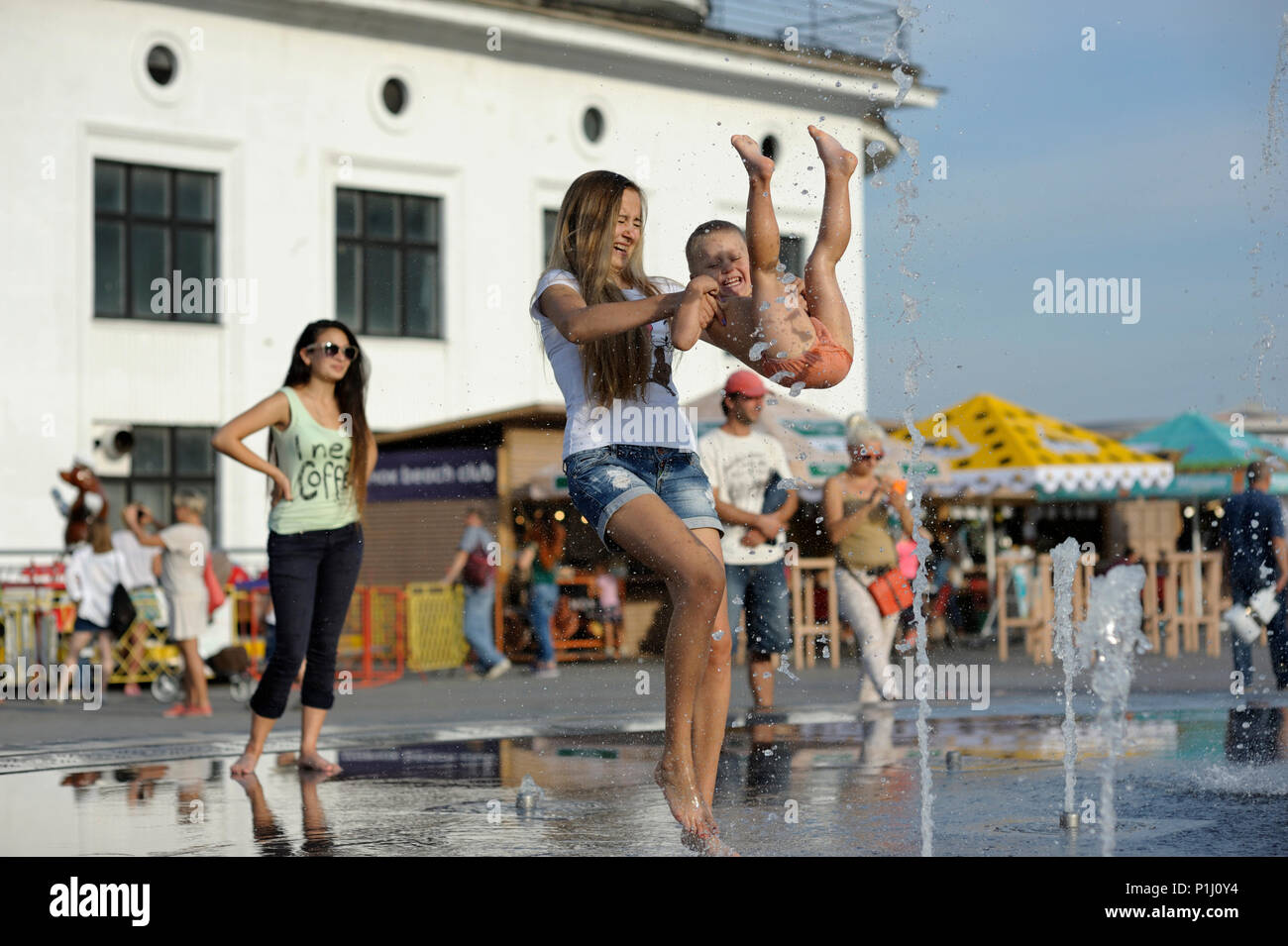 Starke hitze kiew ukraine -Fotos und -Bildmaterial in hoher Auflösung ...