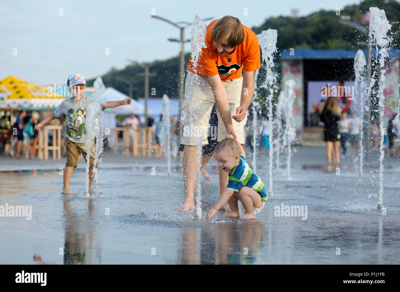 Starke hitze kiew ukraine -Fotos und -Bildmaterial in hoher Auflösung ...