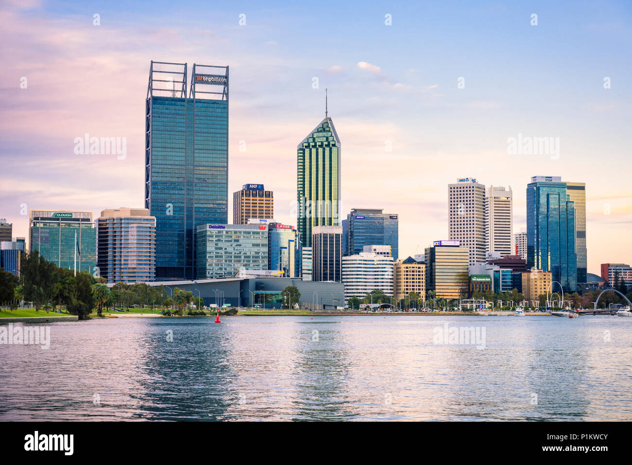 Perth stadt skyline -Fotos und -Bildmaterial in hoher Auflösung – Alamy