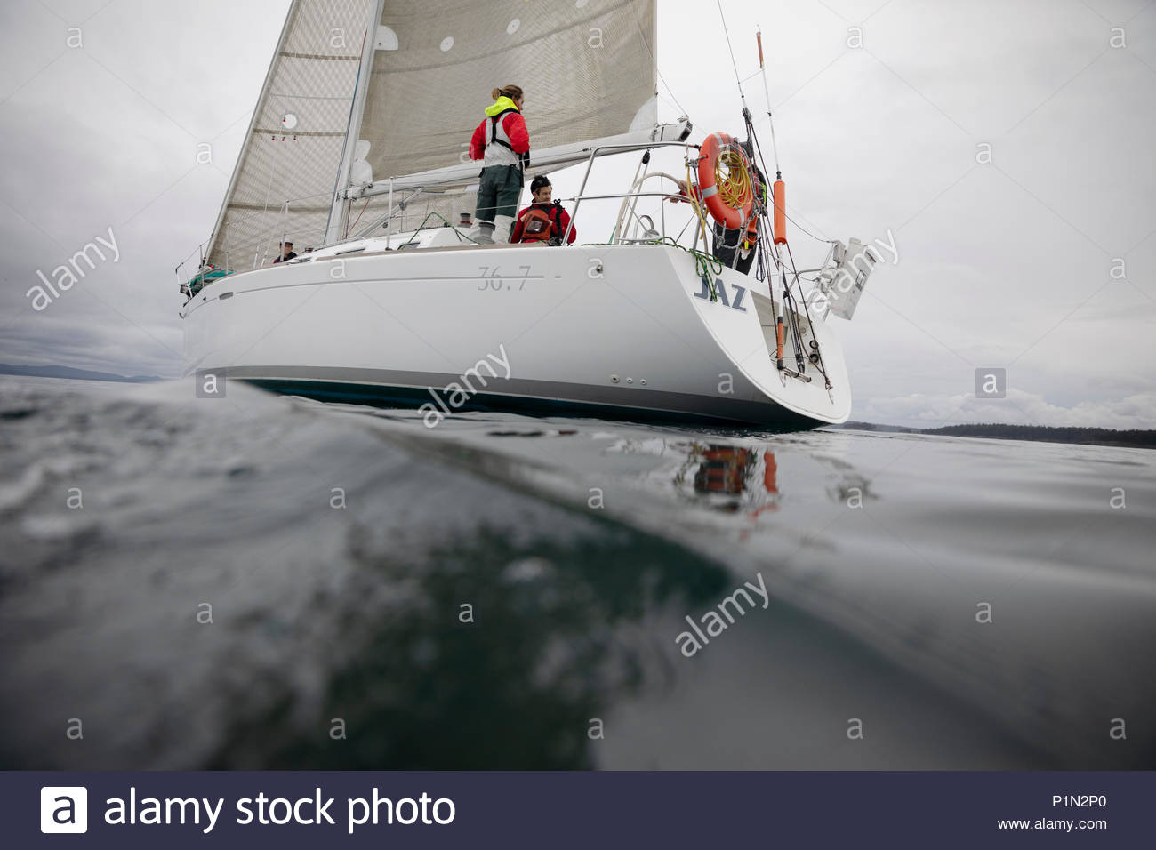 Blick vom heck segelboot Stockfotos und -bilder Kaufen - Alamy