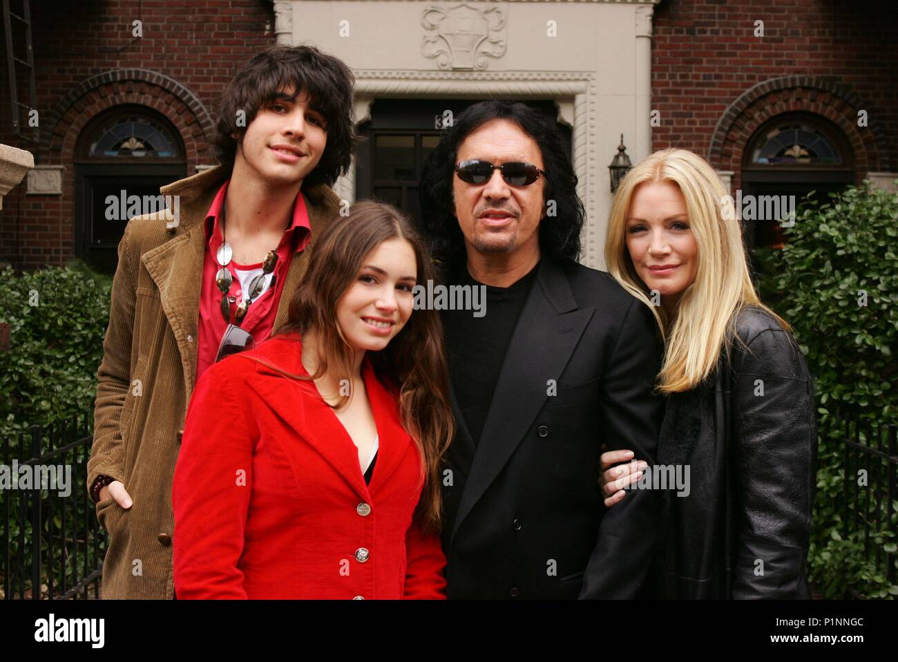 Original Film Titel: Gene Simmons: FAMILY JEWELS - TV. Englischer Titel ...