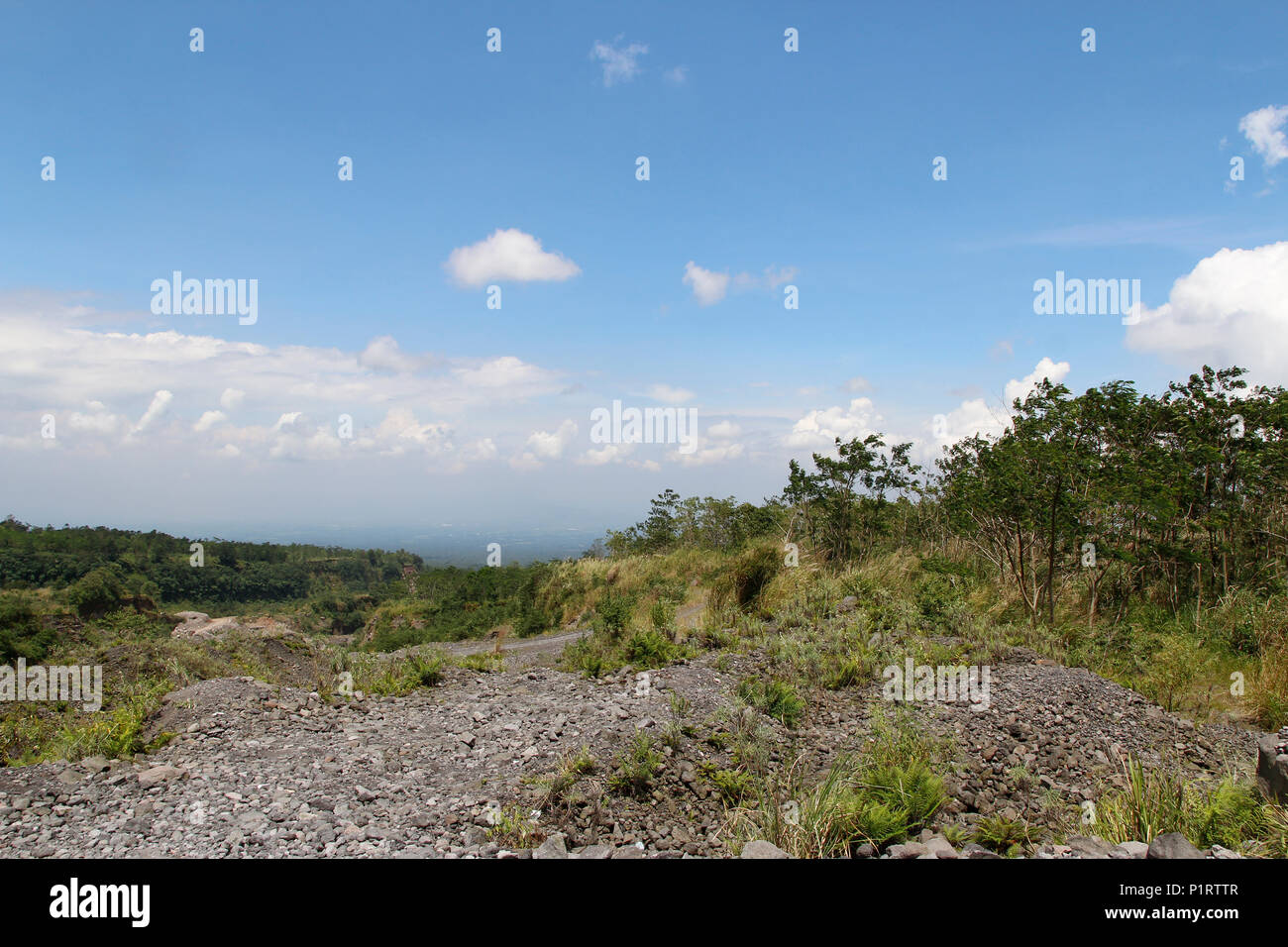 Krater des mount merapi -Fotos und -Bildmaterial in hoher Auflösung – Alamy