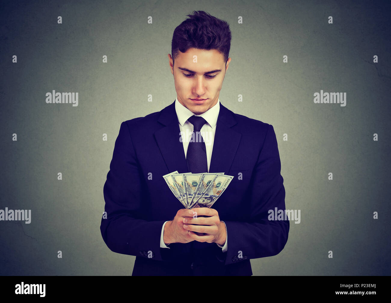 Wohlhabender mann -Fotos und -Bildmaterial in hoher Auflösung – Alamy