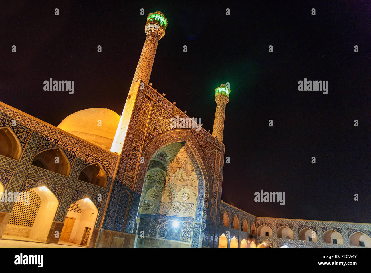 Jameh Moschee bei Nacht. Es ist das Große, gemeindliche Moschee Isfahan ...