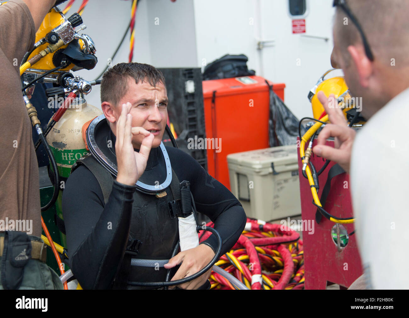 Auftauchen nach dem tauchen -Fotos und -Bildmaterial in hoher Auflösung ...