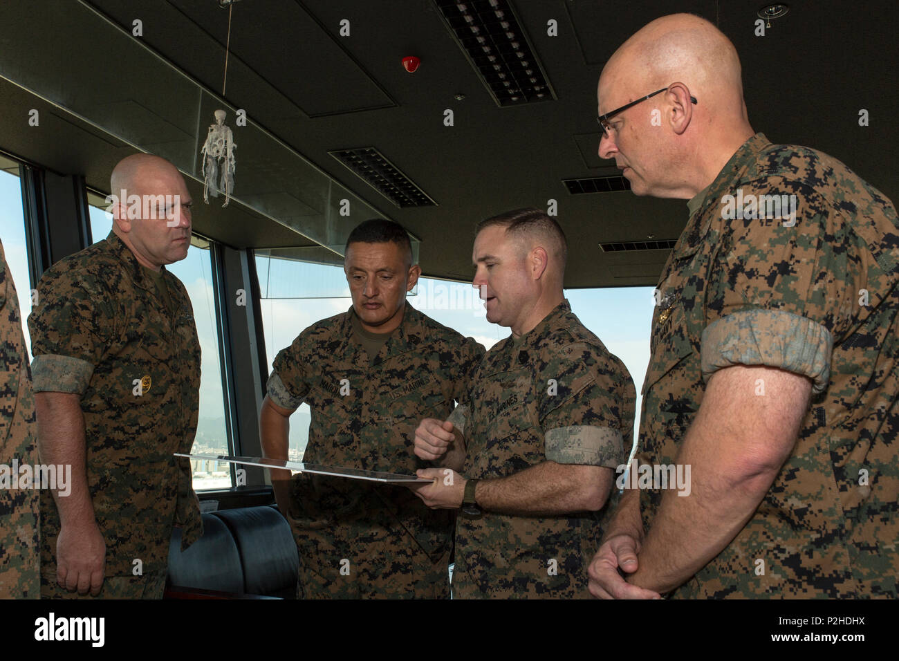 Zuerst sgt christopher garza -Fotos und -Bildmaterial in hoher ...