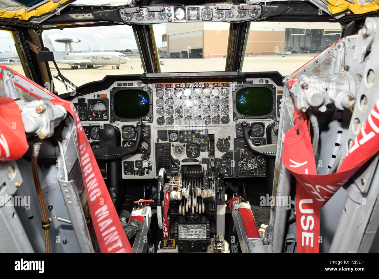 Complex Cockpit Stockfotos und -bilder Kaufen - Alamy