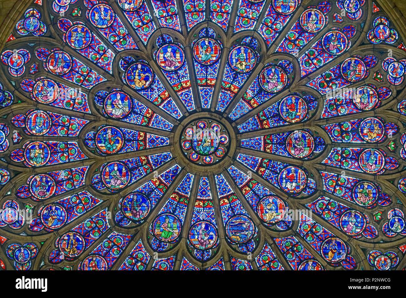 North rose window notre dame cathedral -Fotos und -Bildmaterial in ...