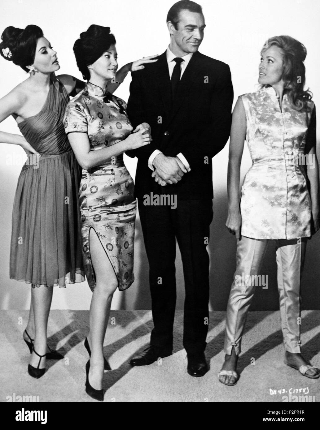 Eunice Gayson Sean Connery James Bond Stockfotos und -bilder Kaufen - Alamy