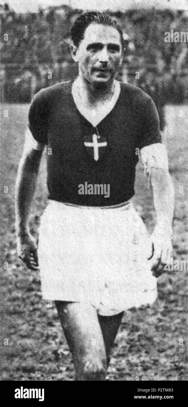 . Italiano: Il calciatore italiano Silvio Piola al Novara tra gli Anni ...