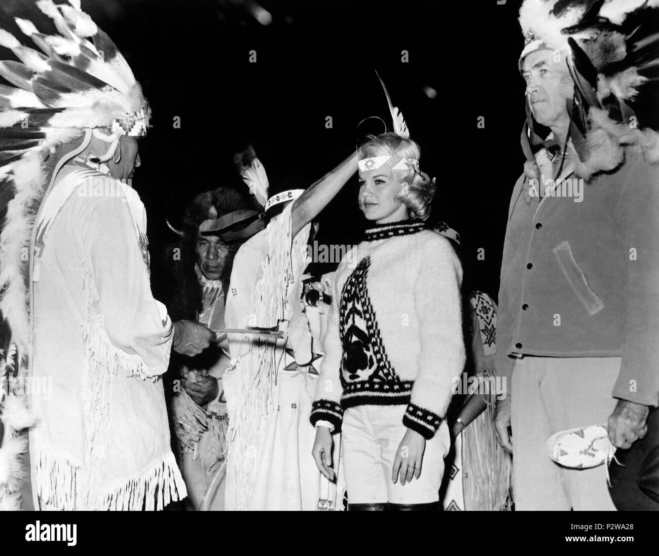 Cheyenne Cheyenne Autumn Carroll Baker Stockfotos und -bilder Kaufen ...