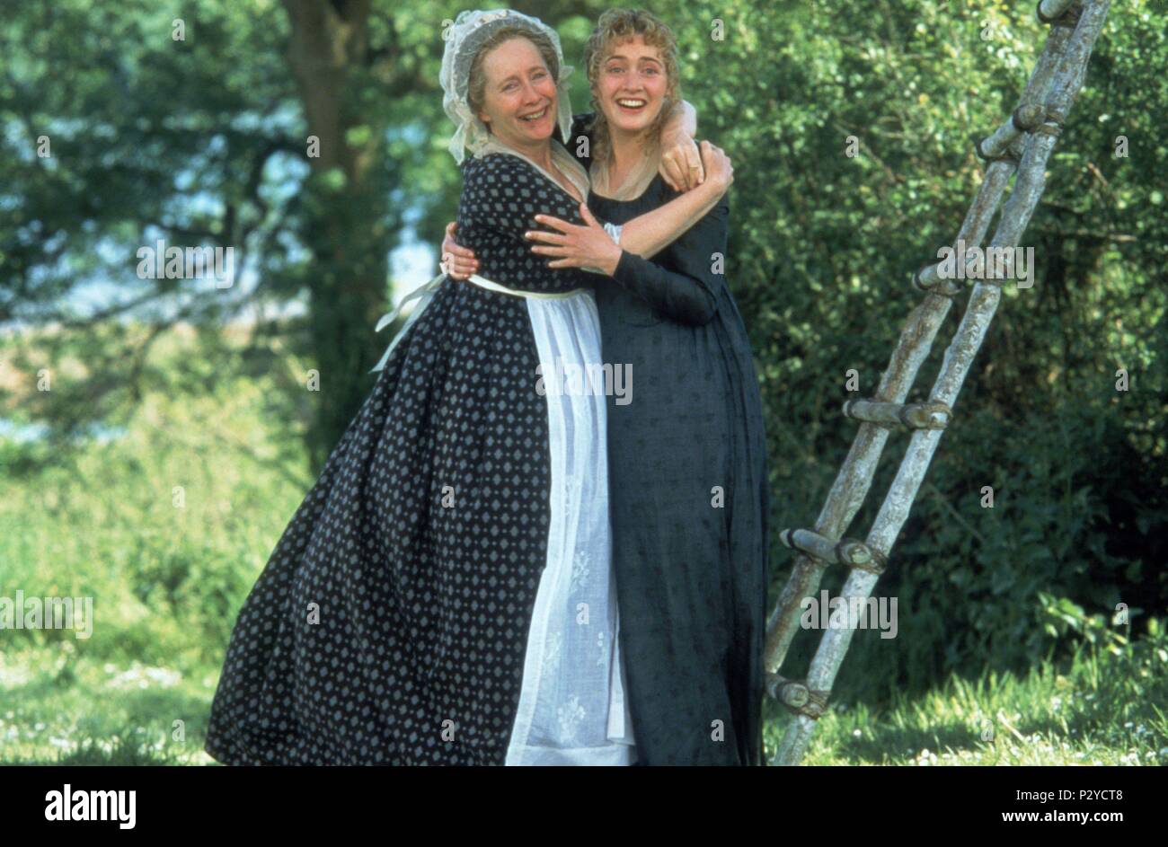 Sinn und sinnlichkeit 1995 gemma jones -Fotos und -Bildmaterial in hoher Auflösung – Alamy